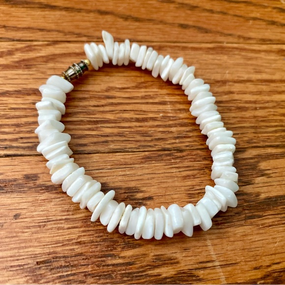 Vintage | Jewelry | Vintage Puka Sea Shell White Bracelet Square Shell ...